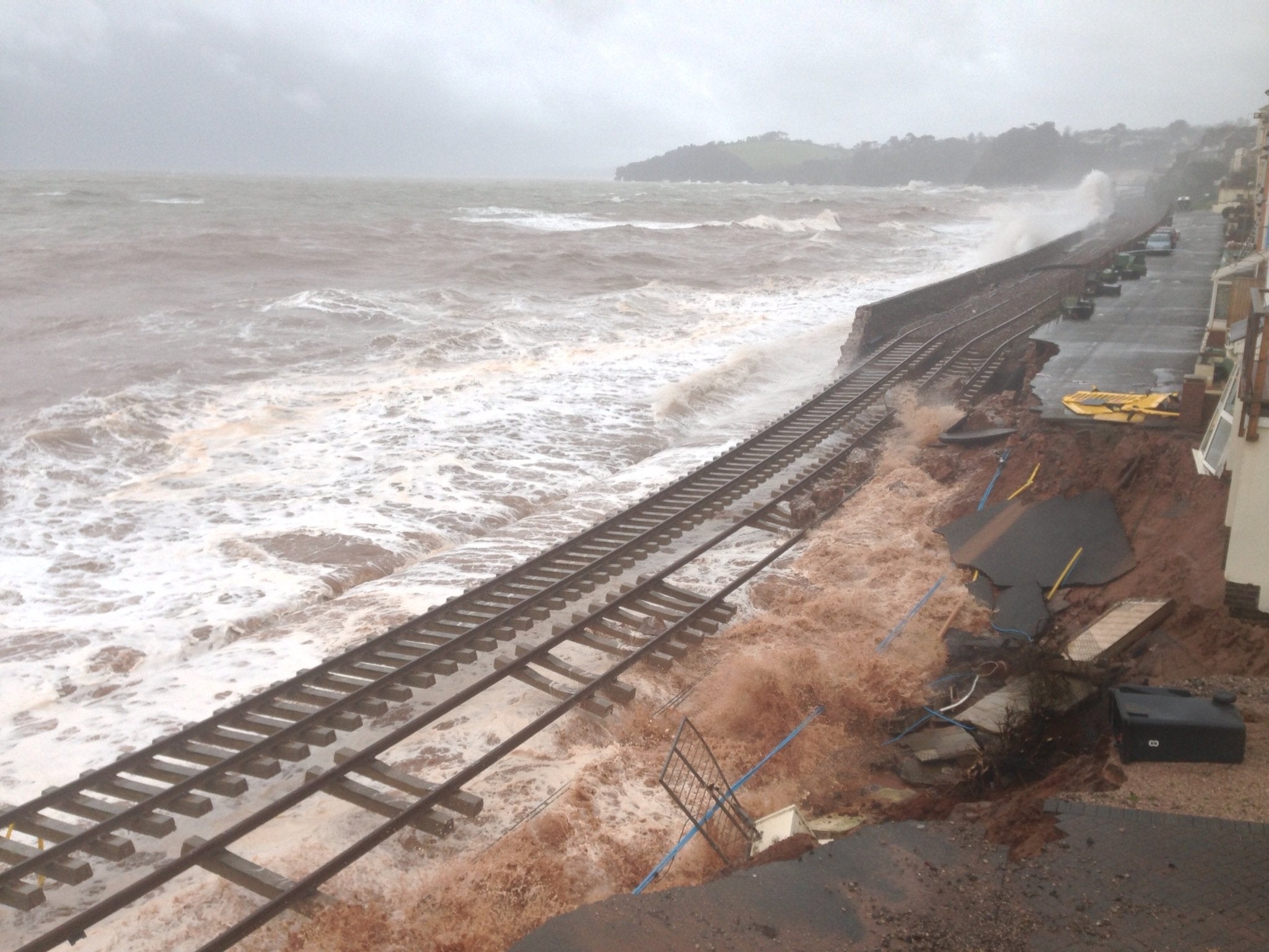 Extreme Weather: Coastal Flooding UK Winter storms - PUMPKIN INTERACTIVE
