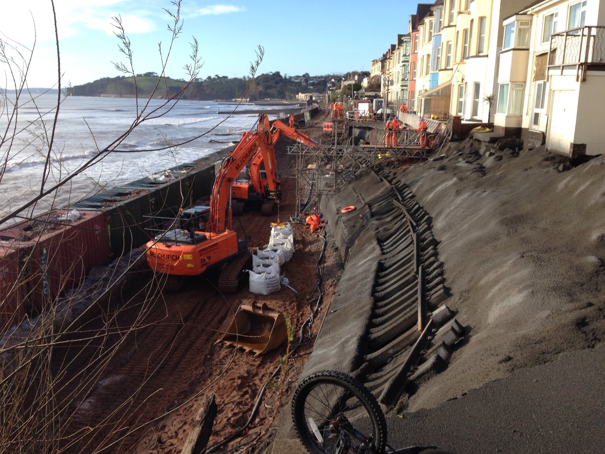 Extreme Weather: Coastal Flooding UK Winter storms - PUMPKIN INTERACTIVE