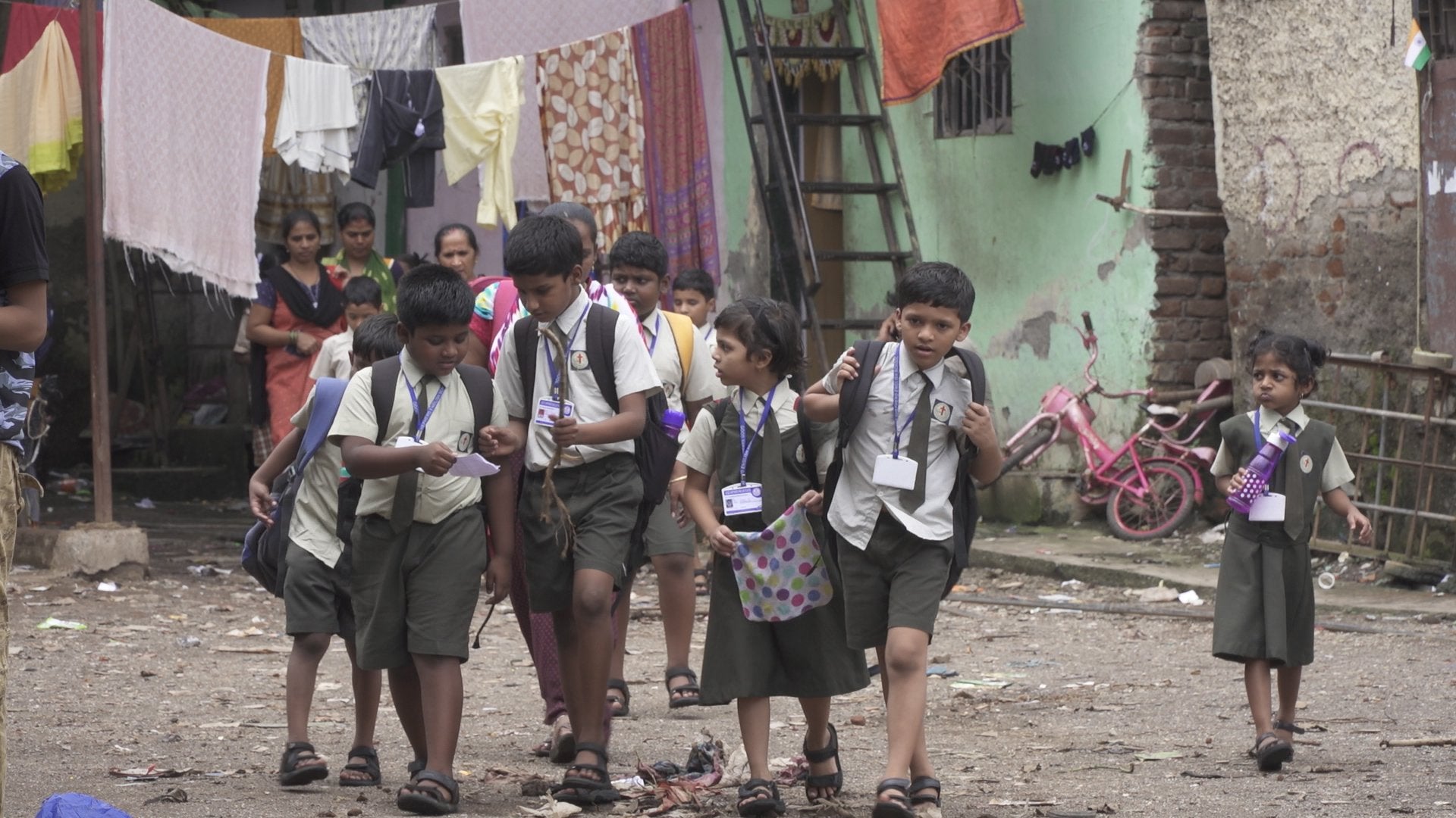 Inside Dharavi: Life in India's largest informal settlement - PUMPKIN ...